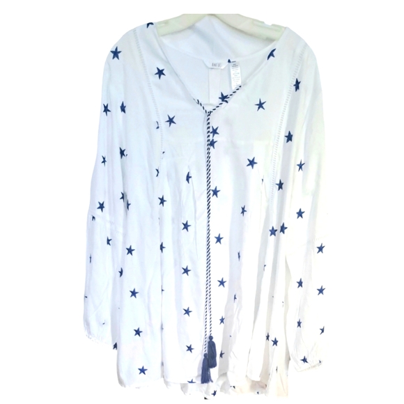 Kaktus | Tops | Kaktus White And Blue Star Blouse | Poshmark